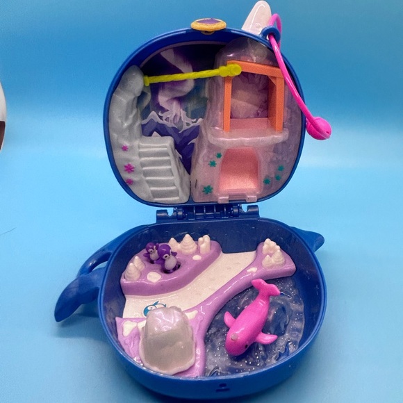 polly pocket | Toys | 32 Bundle Polly Pocket Freezin Fun Naewhal Whale ...